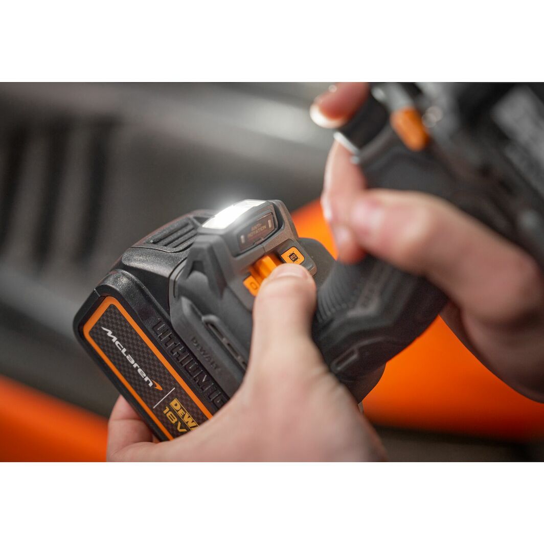 DEWALT DCK200MP2T-QW 18V XR McLaren cordless machine set 2-piece in ...