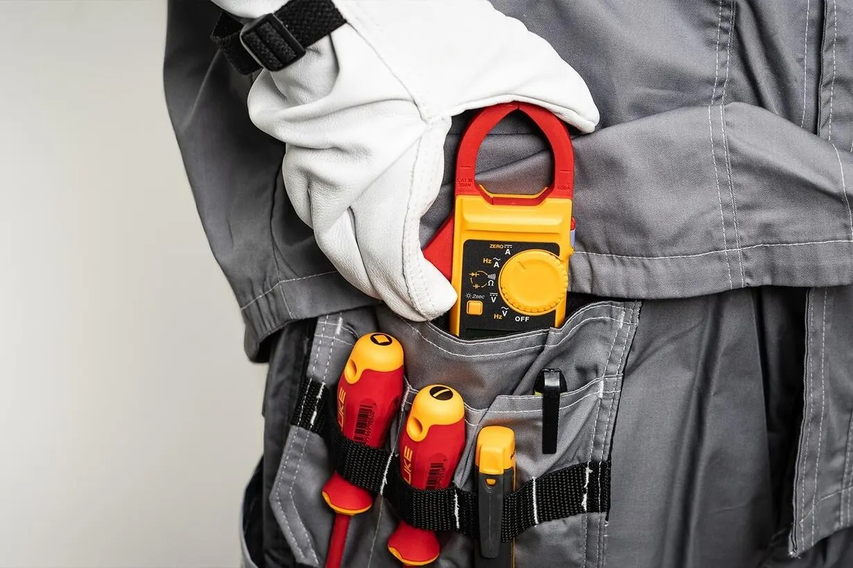FLUKE 301D Palm-sized AC/DC current clamp - 6101416 | Klium