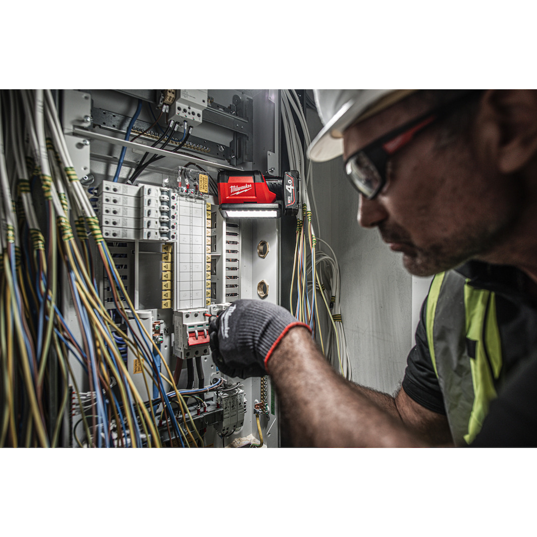 MILWAUKEE M12 PAL-0 rotating workshop battery lamp - 4933478226 | Klium