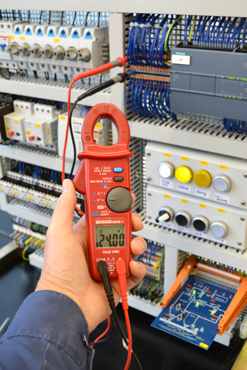 BENNING CM 2-1 digital current clamp 600 V / 400 A - 3093600791 | Klium